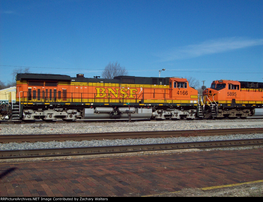 BNSF 4166